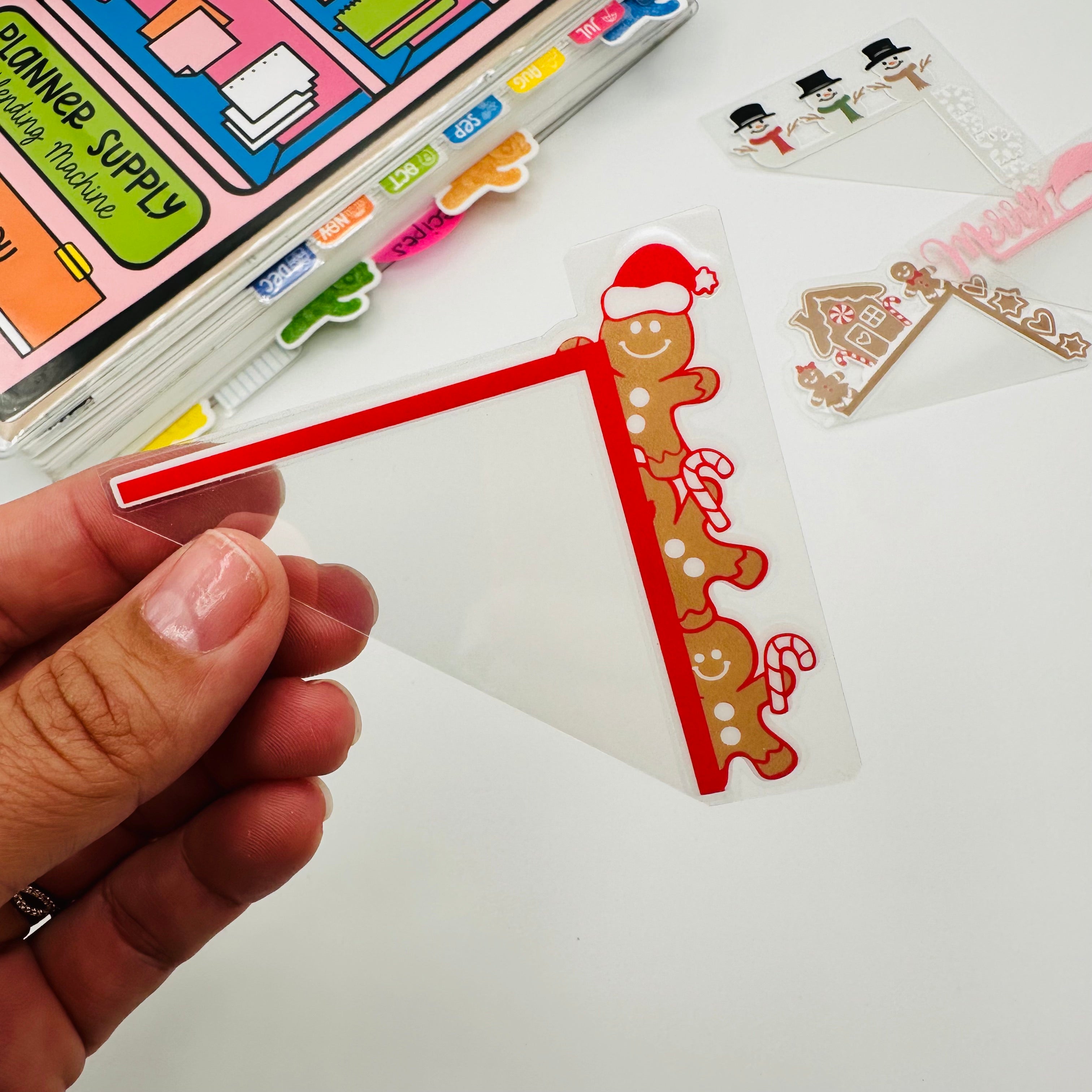 Gingerbread Men Corner Tab – TypeAforAlexa